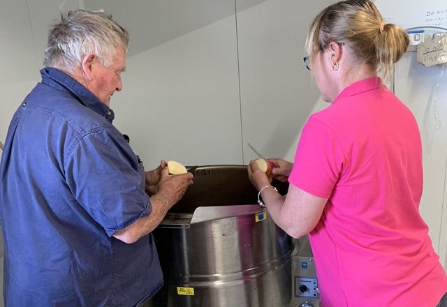 Famous Apple Pie – SuttonsFarm