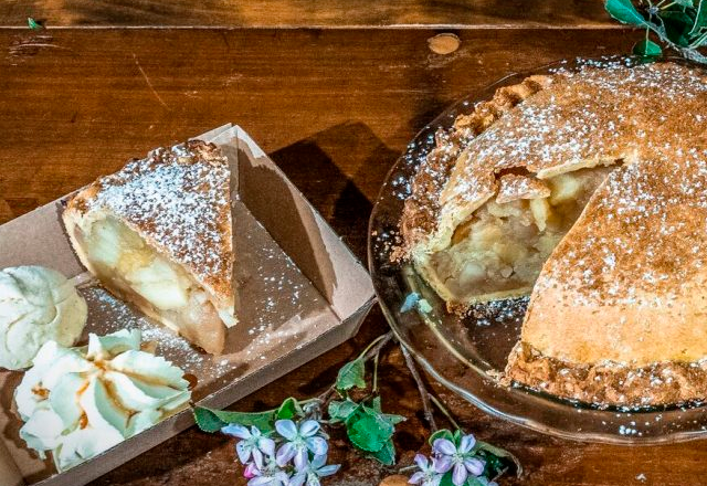 Famous Apple Pie – SuttonsFarm